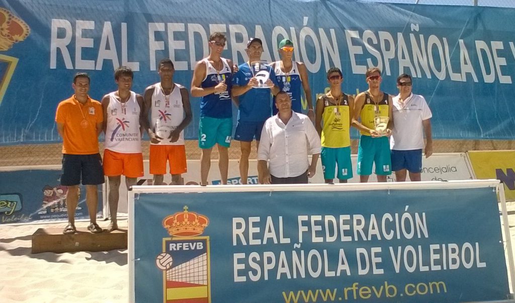 La selección sub-19 Masculina Subcampeona de España de Vóley Playa 2015 ...